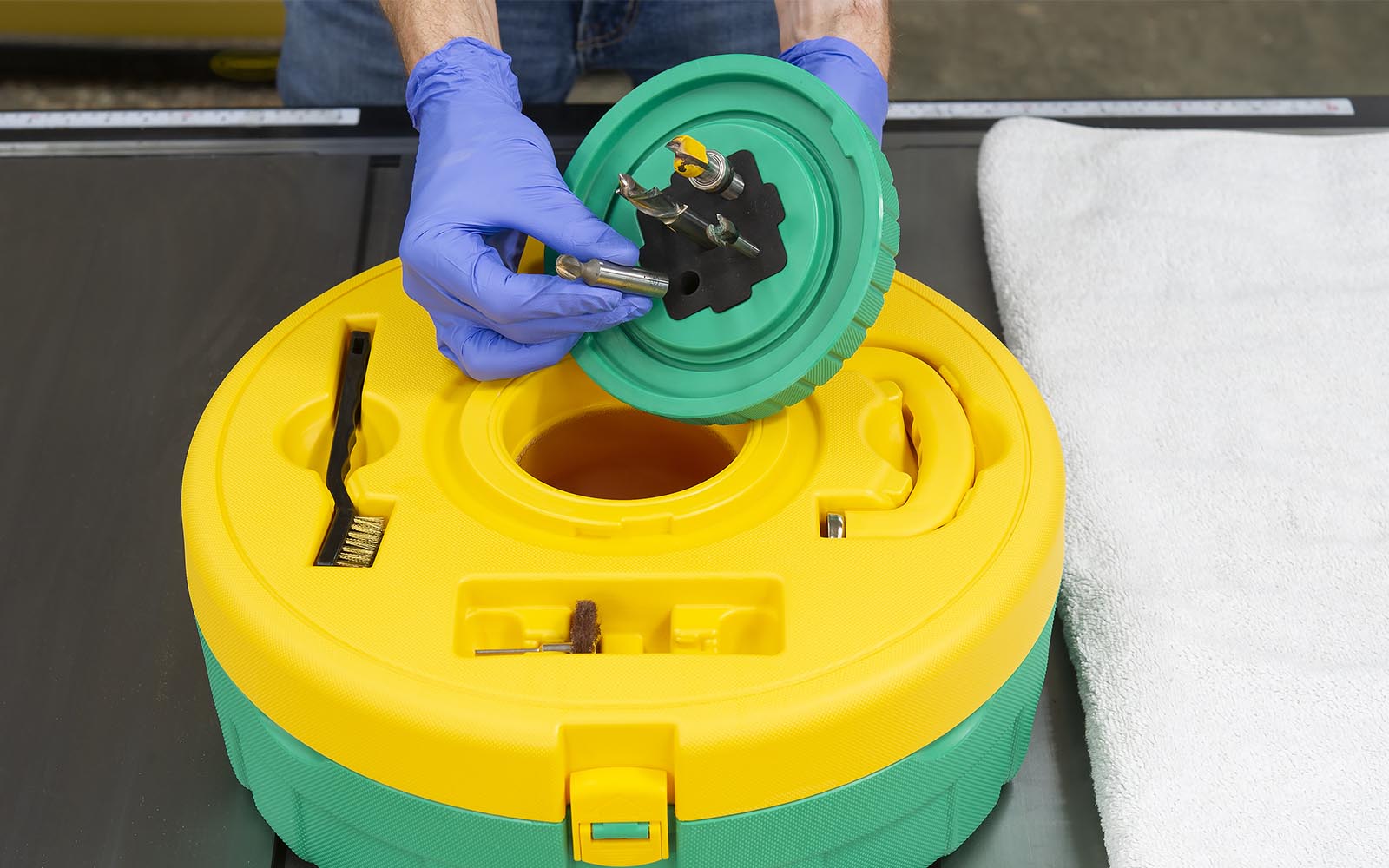 "BLADECLEAN" Blade and Bit Cleaning System (Microjig) – PiranhaTools